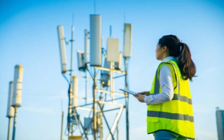 Exploring the Fundamentals of Radio Wave Engineering - Captions Unleashed